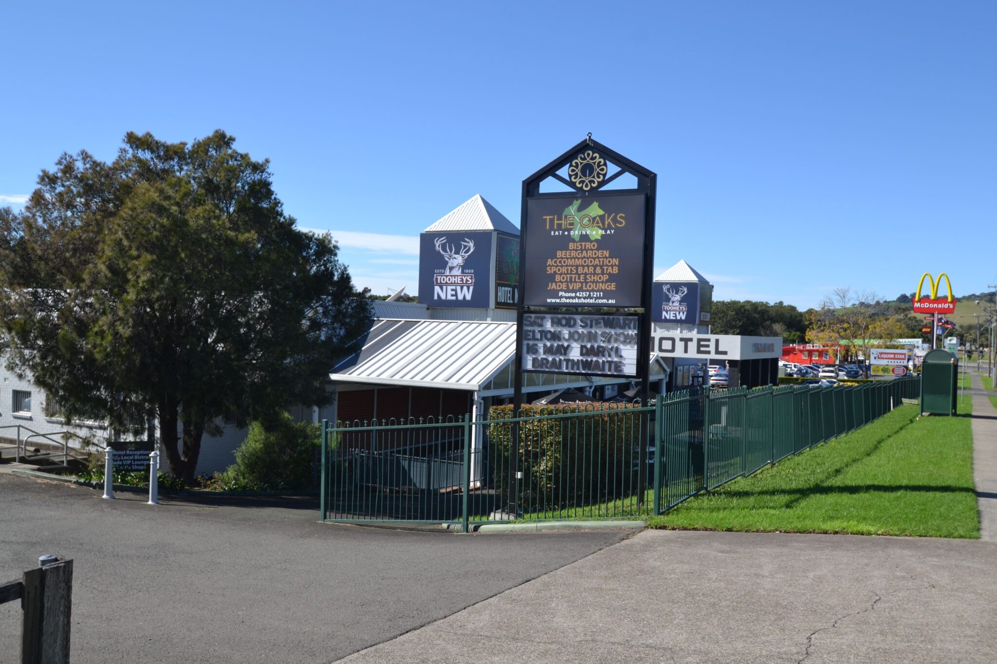 The Oaks Hotel Motel - Visit Shellharbour