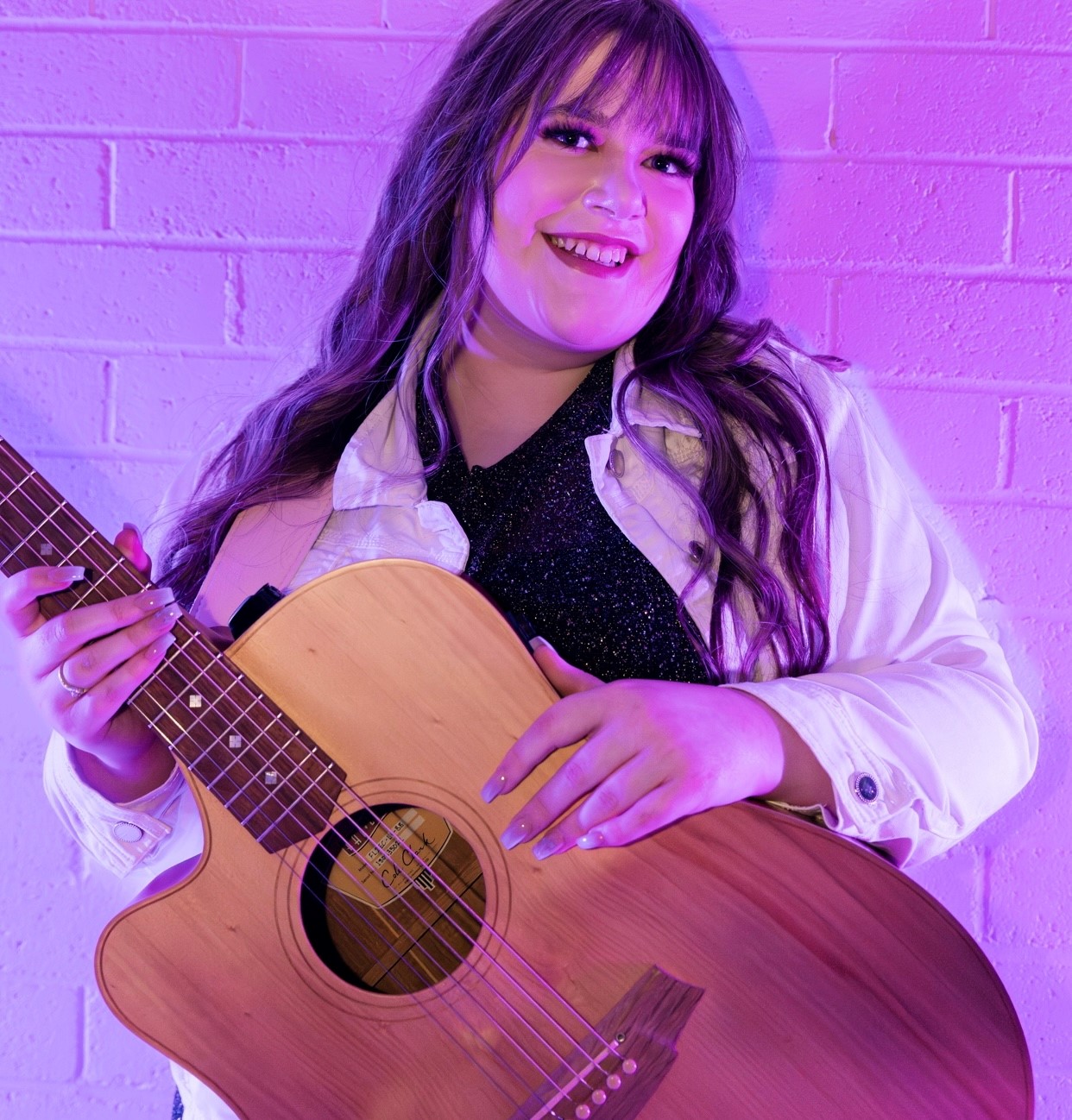 Shayla K at Crooked River Winery - Visit Shellharbour